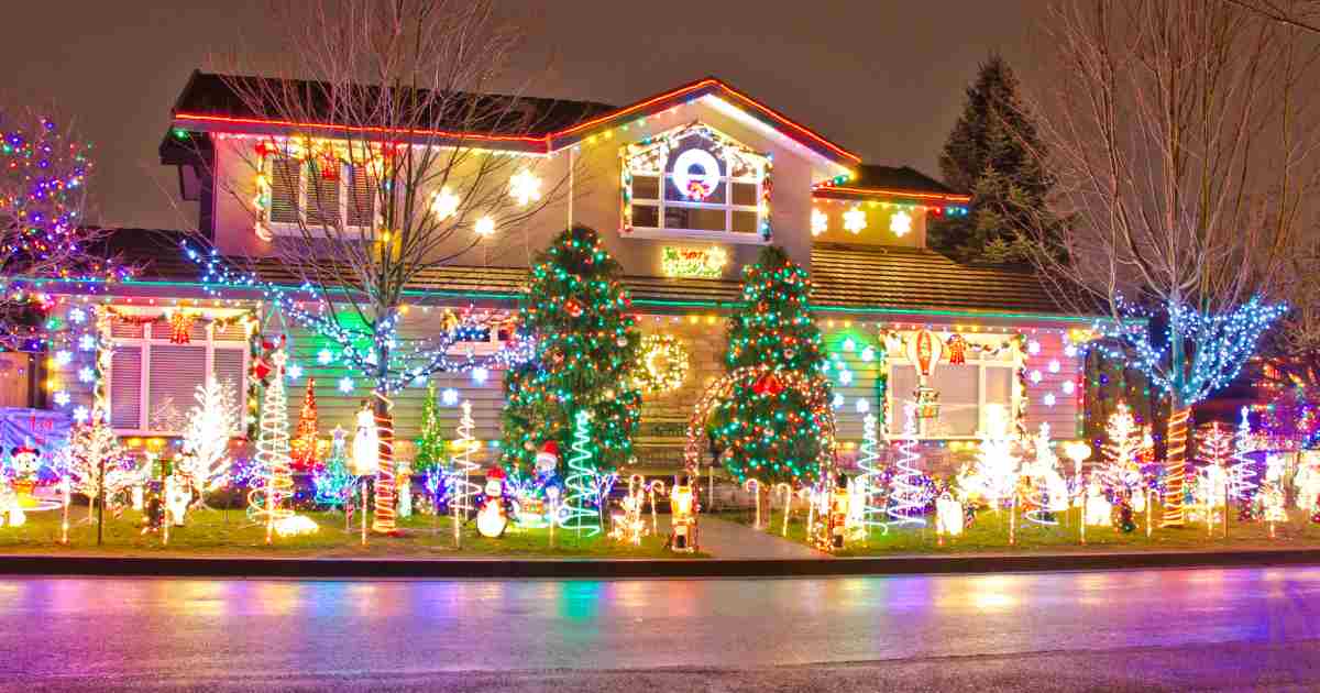 People Who Decorate Their Homes For Christmas Earlier Tend To Be Happier